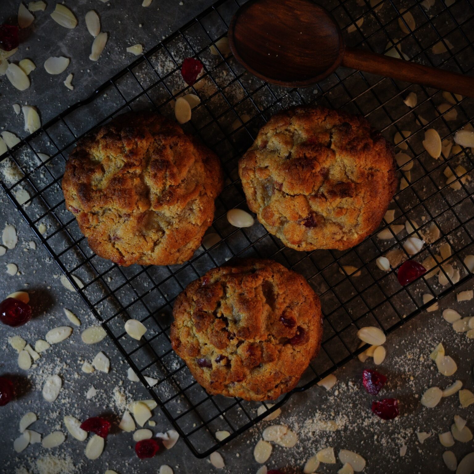 CRUMB. – Cookies… And absolutely nothing else.